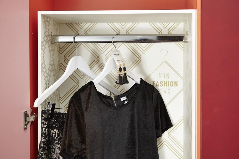 Fashion Mini Bar, Use The Dress Of Your Choice And Pay While Checking ...