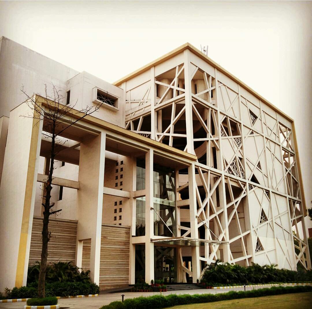 Meet The IMT Ghaziabad Professor Who Brings Real World Examples To ...