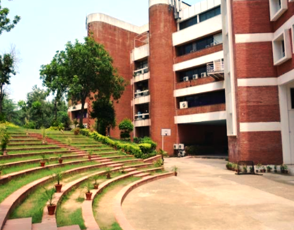 Imi SSI Program At IMI: TheCSRUniverse Interview With Prof. Sonu Goyal